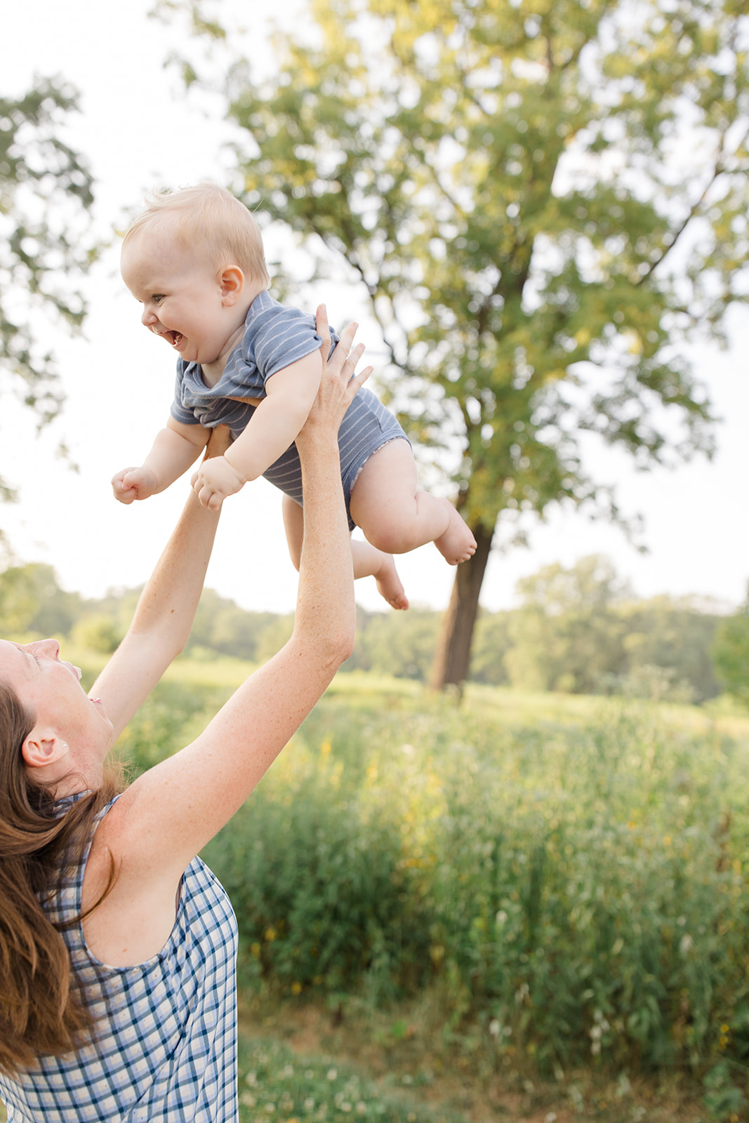 Outdoor Family Picture Ideas - Ana Maria Photography